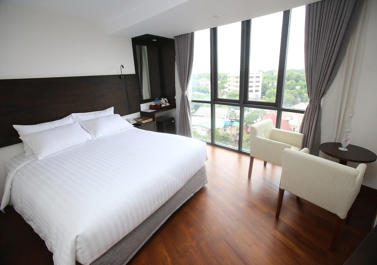 Staycation at 5 luxury hotels in Yangon for around 40,000 Kyats